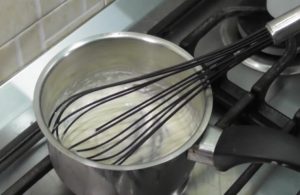 Colla fatta in casa, come crearla: tutti i passaggi