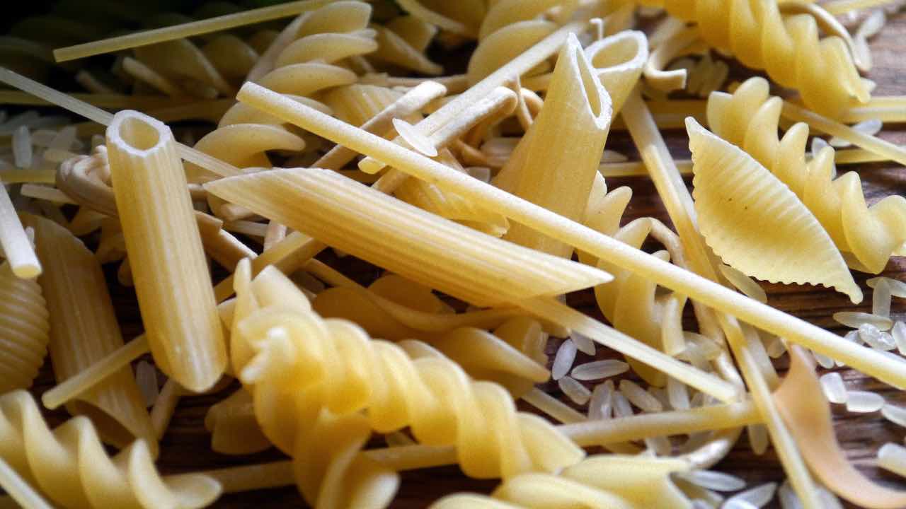 Molti cuociono la pasta così e risparmiano in bolletta