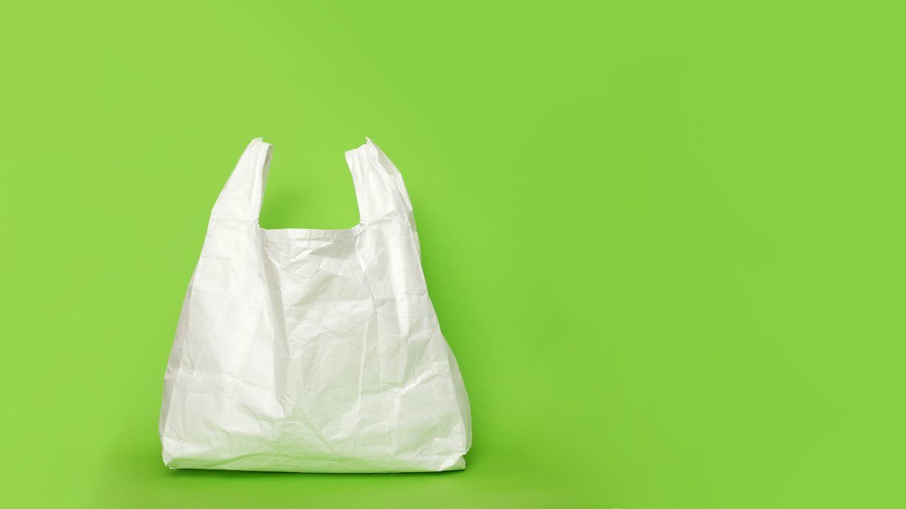 Sacchetti di plastica: 4 su 10 sono ancora non a norma