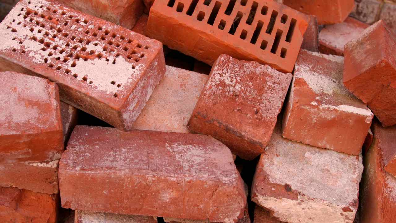 Mattoni, come farli diventare dei vasi che faranno invidia agli ospiti