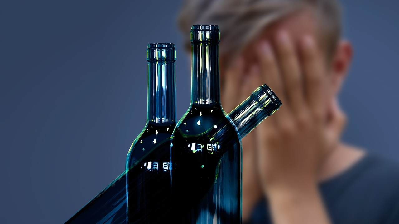 Alcol: qual è l'effetto che ha su mente e corpo