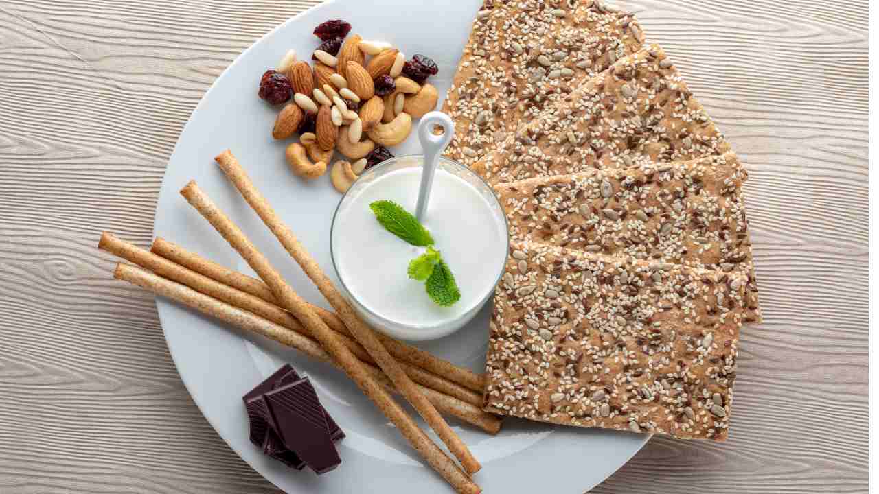 Sai in quale orario puoi fare uno spuntino senza prendere peso ...