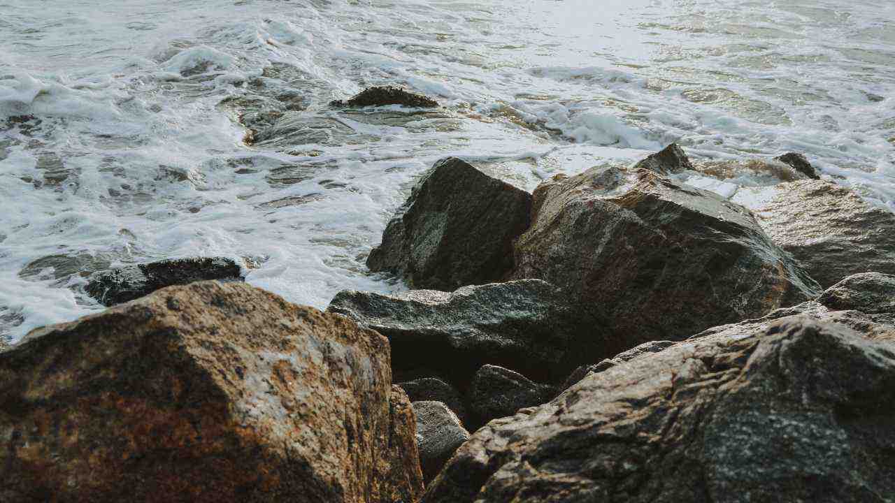 Scogli, pericolo insospettabile: cosa controllare sempre