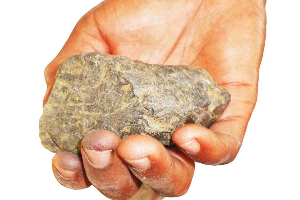 Coltan, cos’è e per cosa viene utilizzato: può costare la vita di un ...