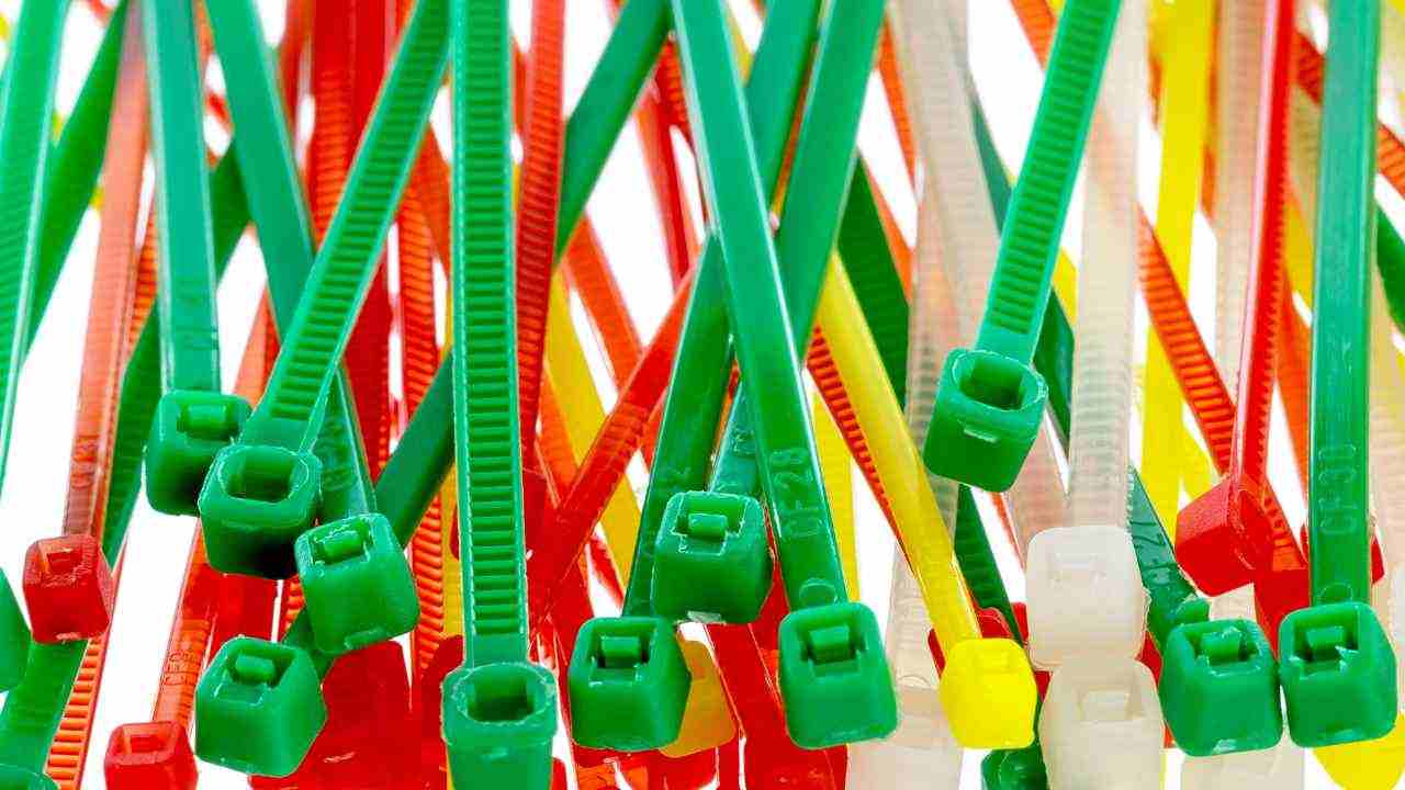 Fascette, puoi creare dei lampadari che ti stupiranno: è facile