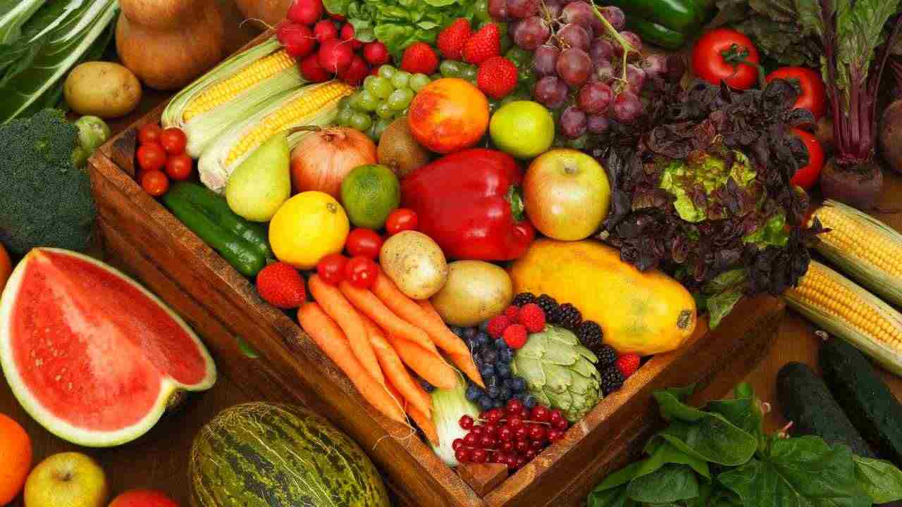 Perché mangiare frutta e verdura è importante: dovrebbero farlo tutti