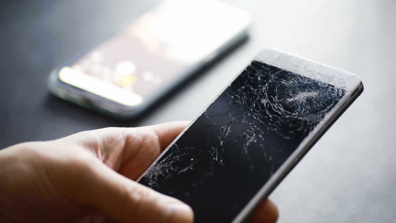 Telefonino: come differenziarlo per evitare che esploda