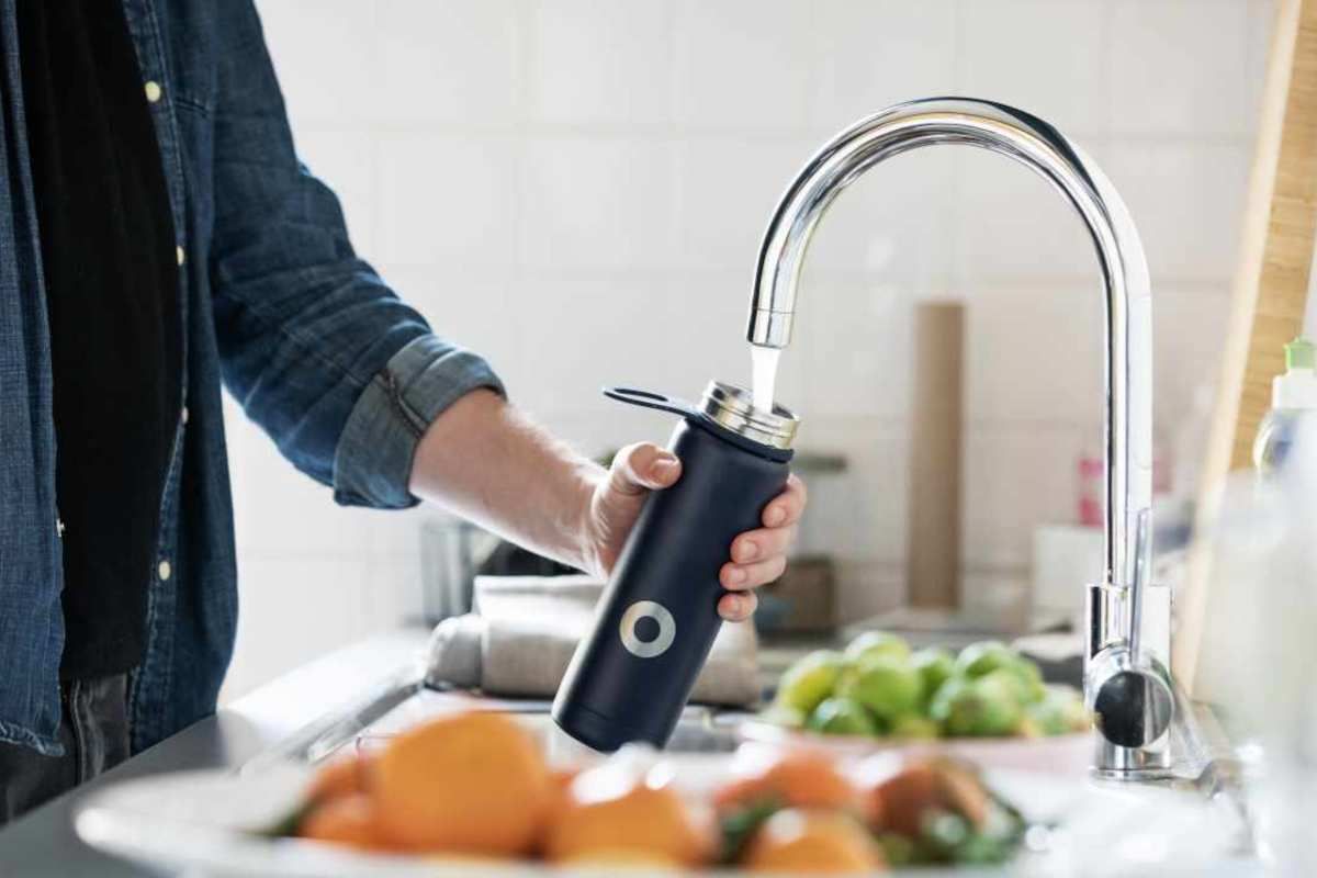 Borracce in alluminio, pulirle al meglio in pochi minuti: un metodo che ...